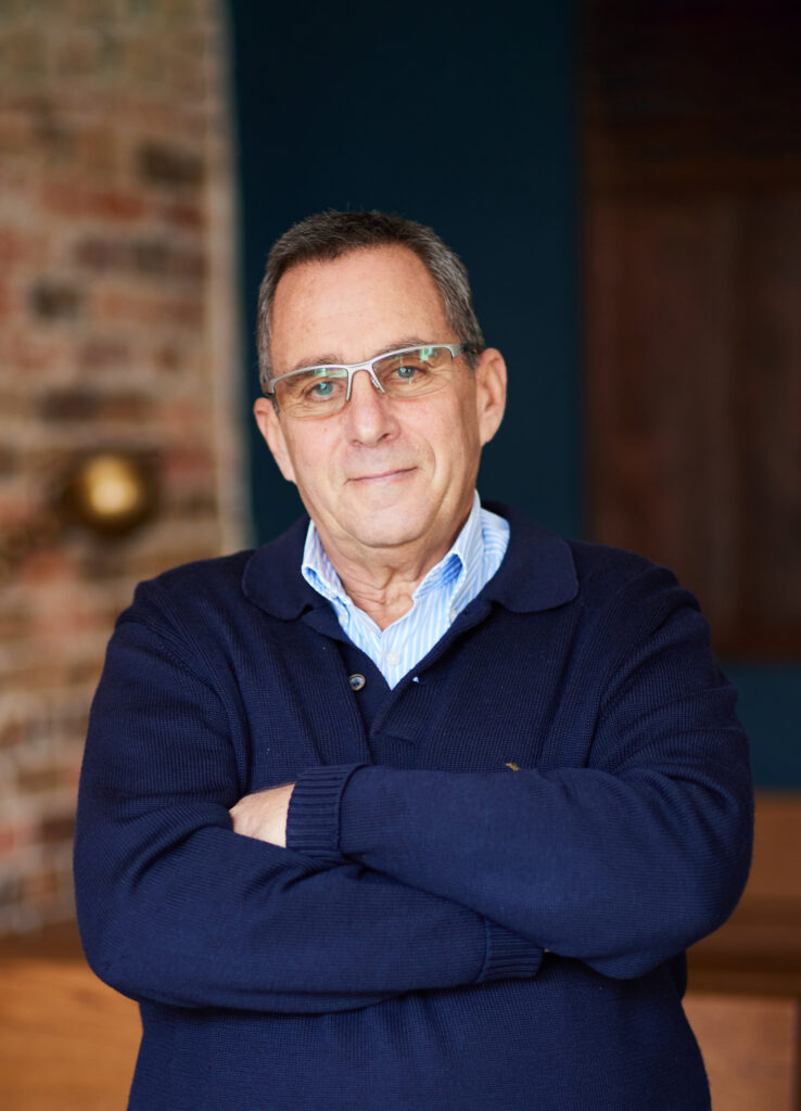 Saul Shtein – Gravity Media